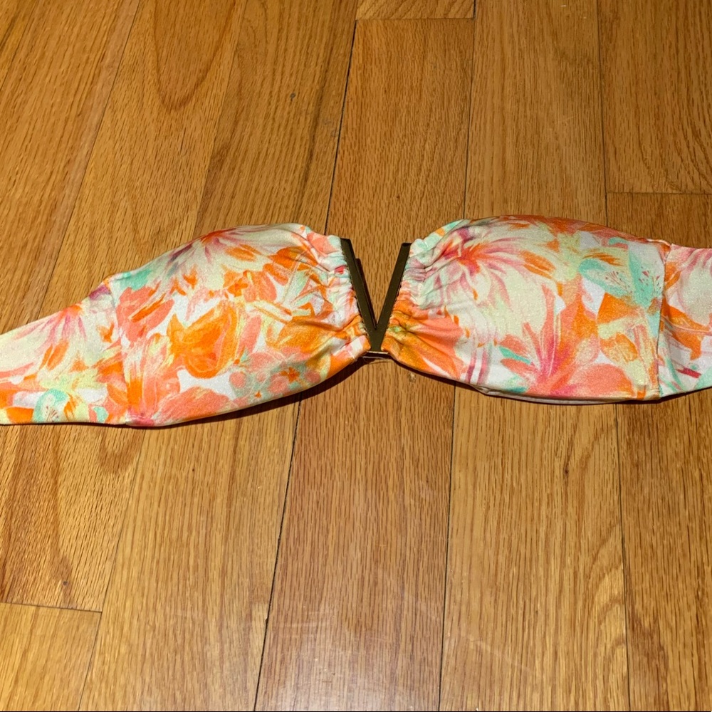 Small Victoria Secret Swim Top Or Bikini Top Gem